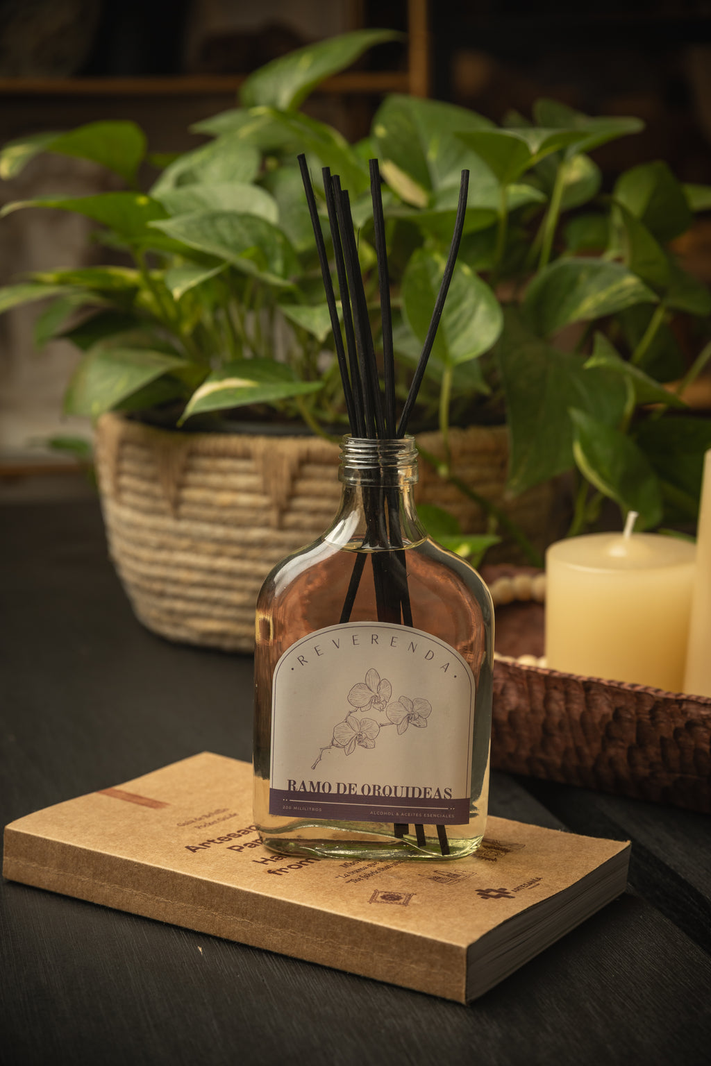 DIFUSOR REVERENDA 200 ml ESSENTIALS (SELECCIONE AROMA) – HOLY HOME